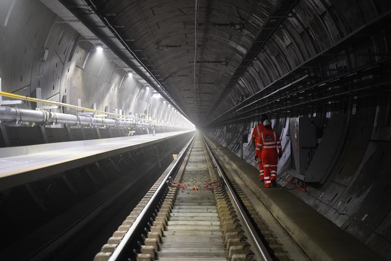 Pictures reveal Crossrail progress during construction blockade | News ...